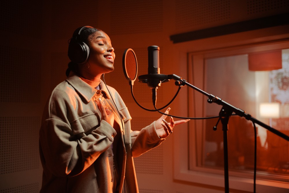 DT 700 PRO X: Studio headphones for recording | beyerdynamic