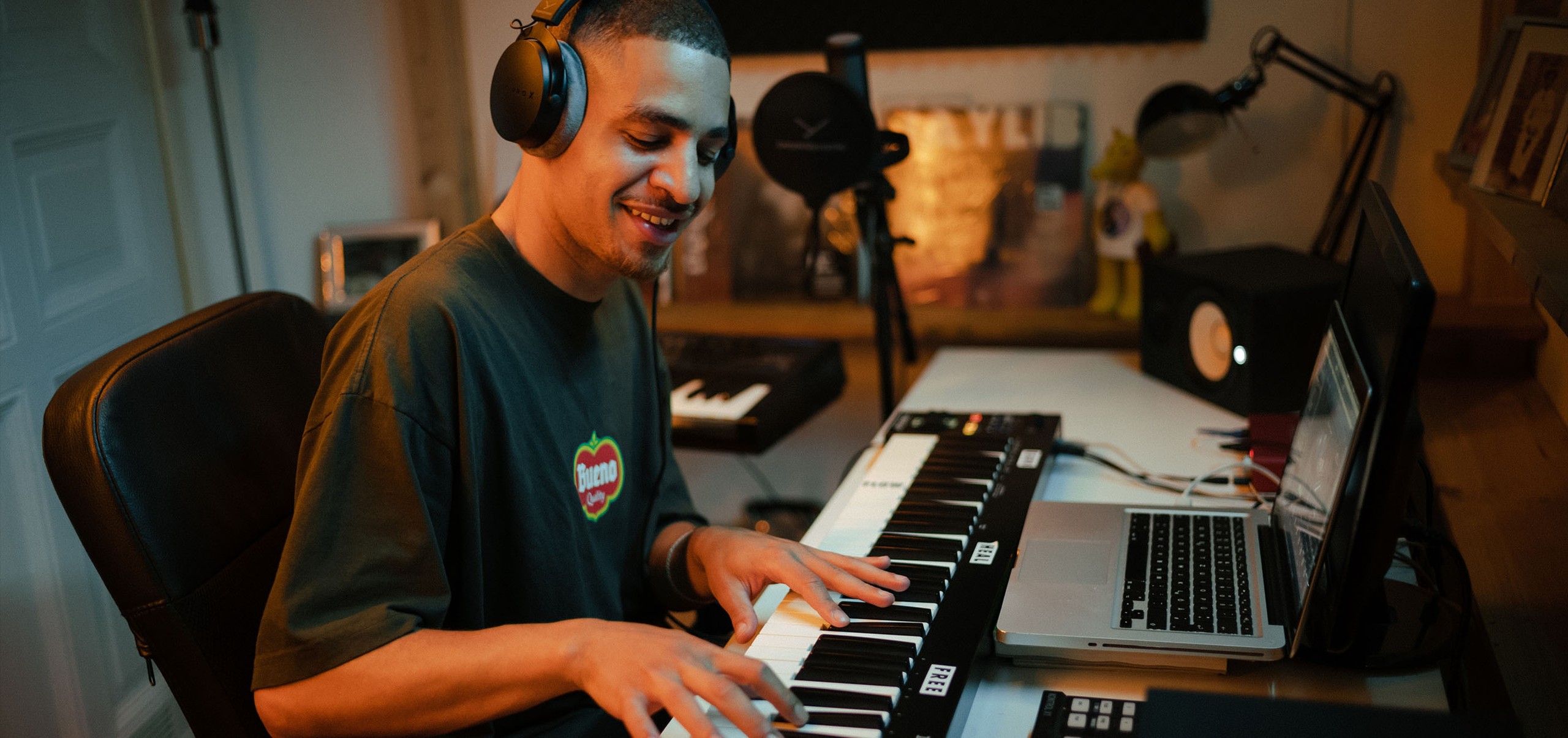DT 700 PRO X: Studio headphones for recording | beyerdynamic