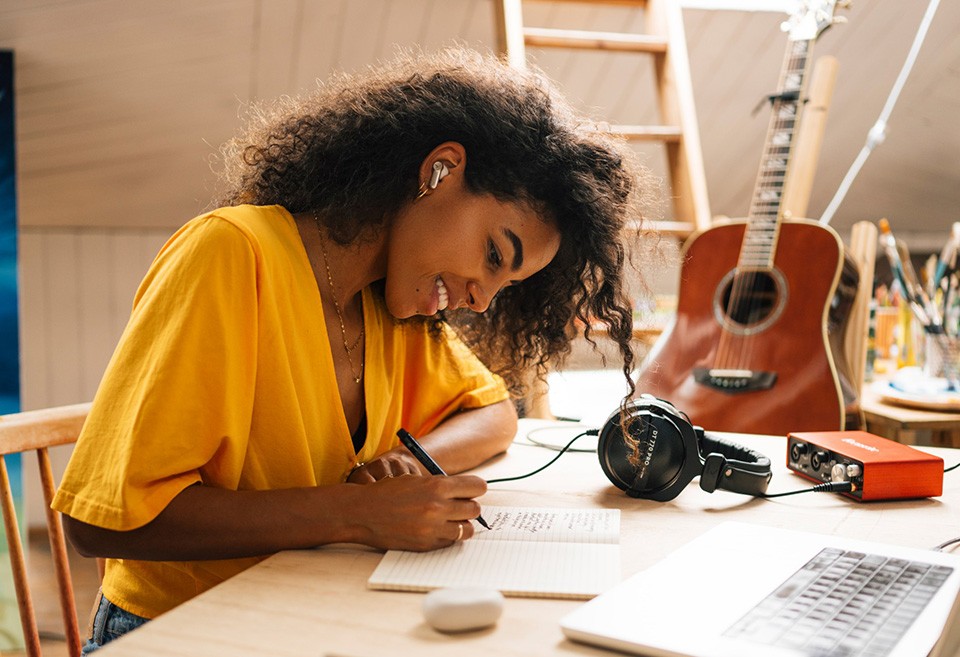 AMIRON 100: True Wireless Earphones | beyerdynamic